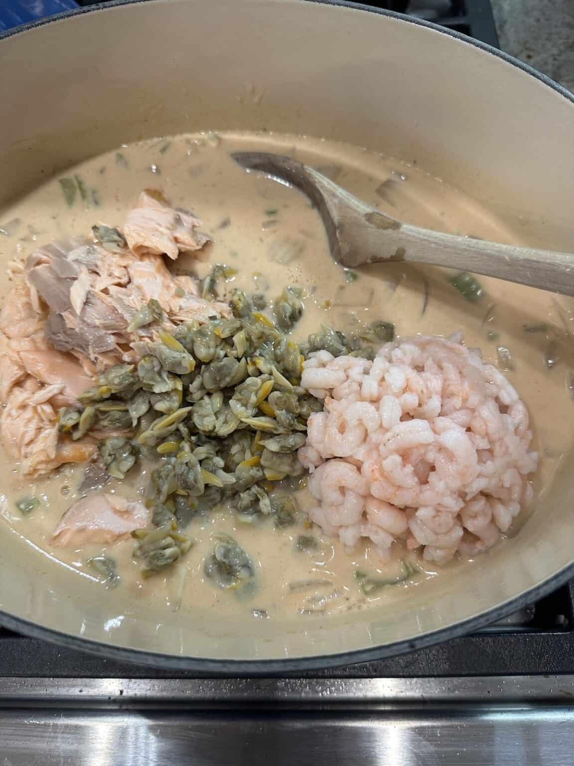 Creamy Seafood Chowder Recipe - Crinkled Cookbook