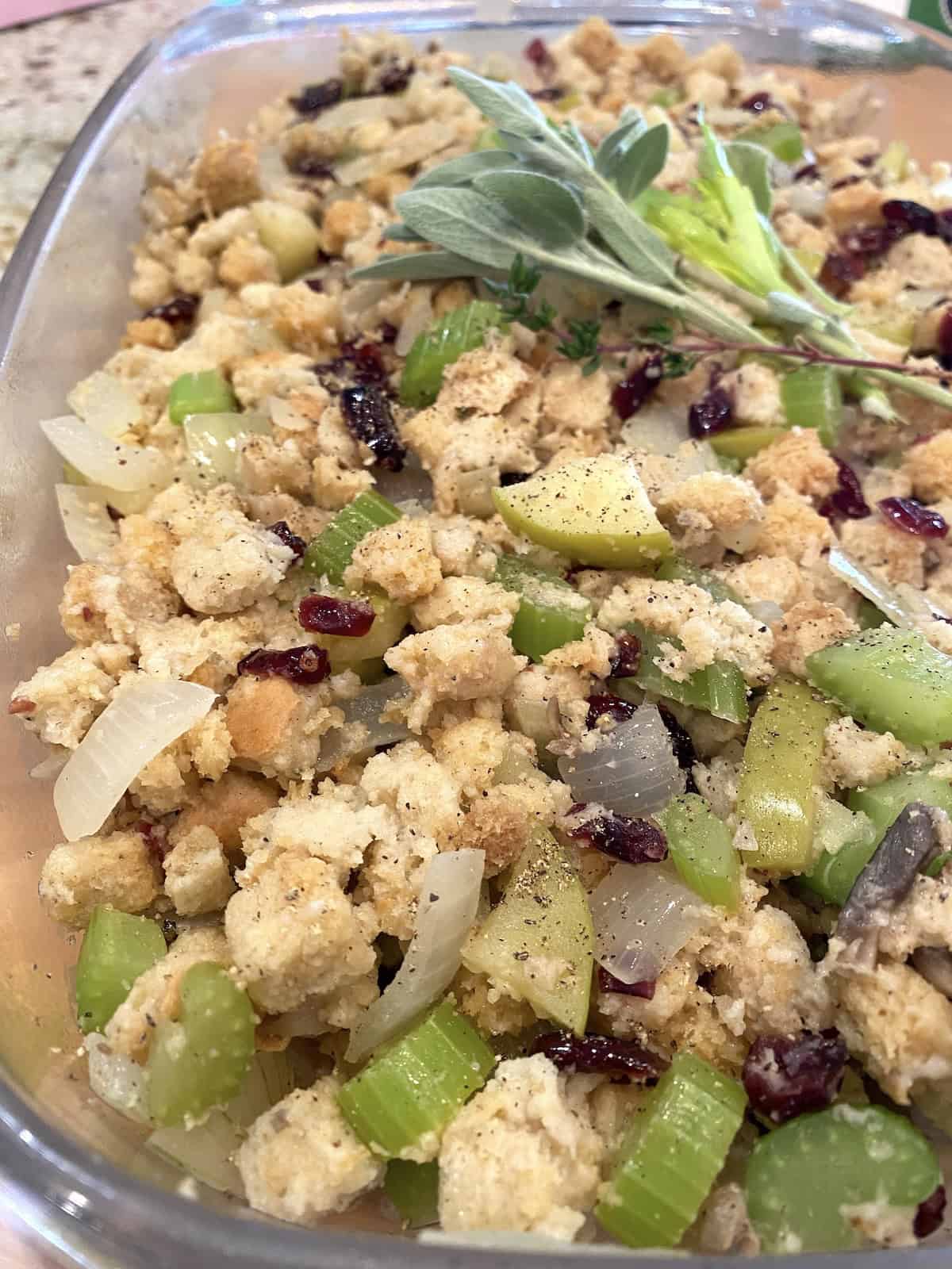 Cranberry Apple Stuffing (Baked) - Crinkled Cookbook